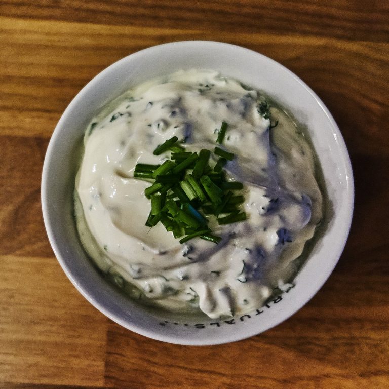 Sauerrahmdip mit Schnittlauch - Sissi und Franzl Blog